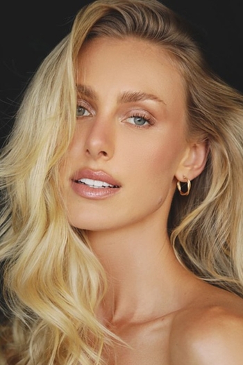 Models | Woman | Mega Models