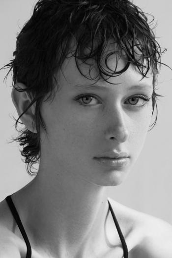 Women | Suprise Model Management