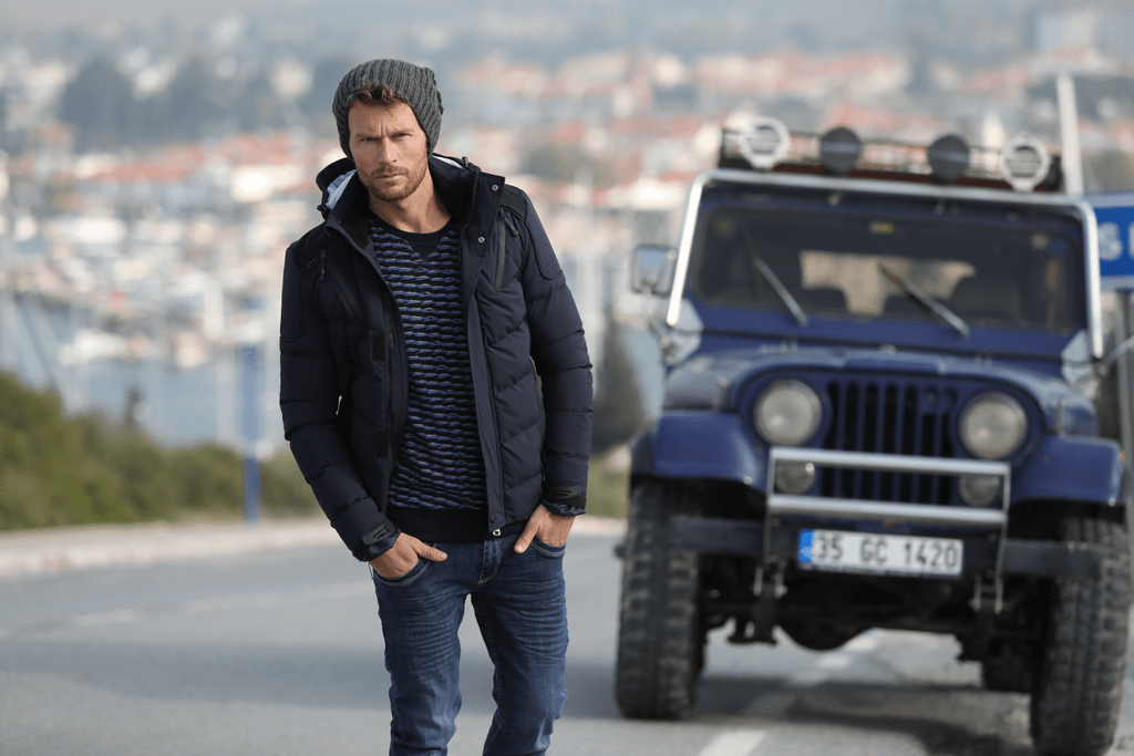 MIKE MAINS | Model agency in medellin | I am in COVER