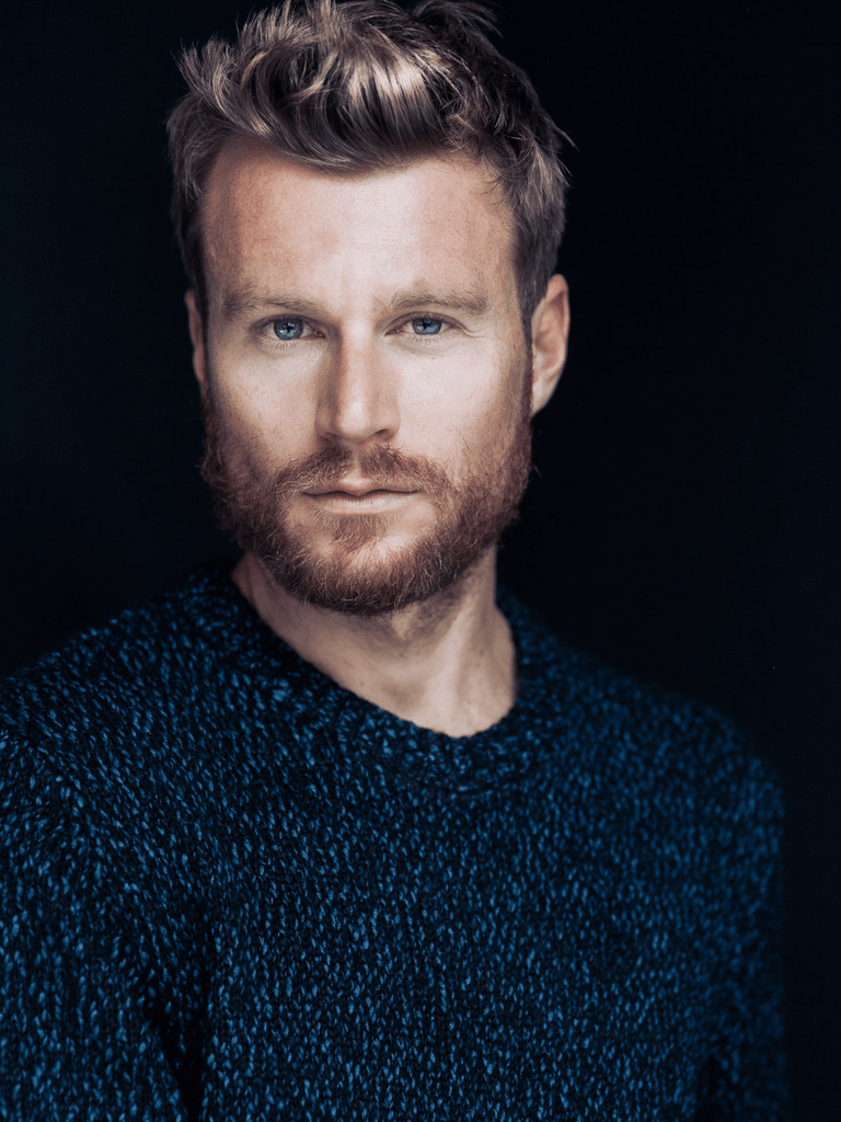 MIKE MAINS | Model agency in medellin | I am in COVER