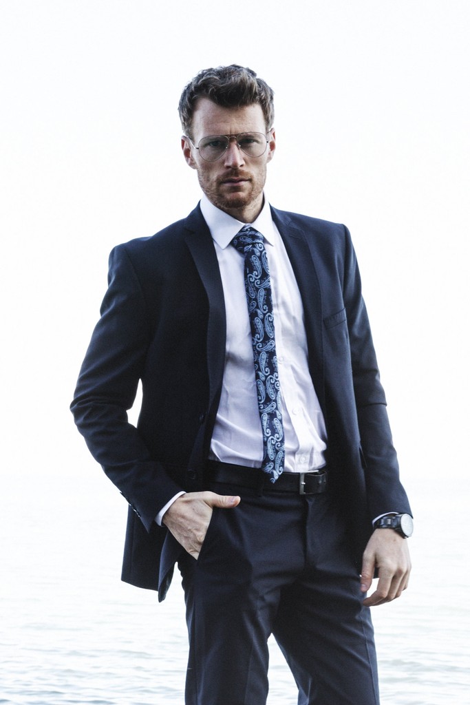 MIKE MAINS | Model agency in medellin | I am in COVER